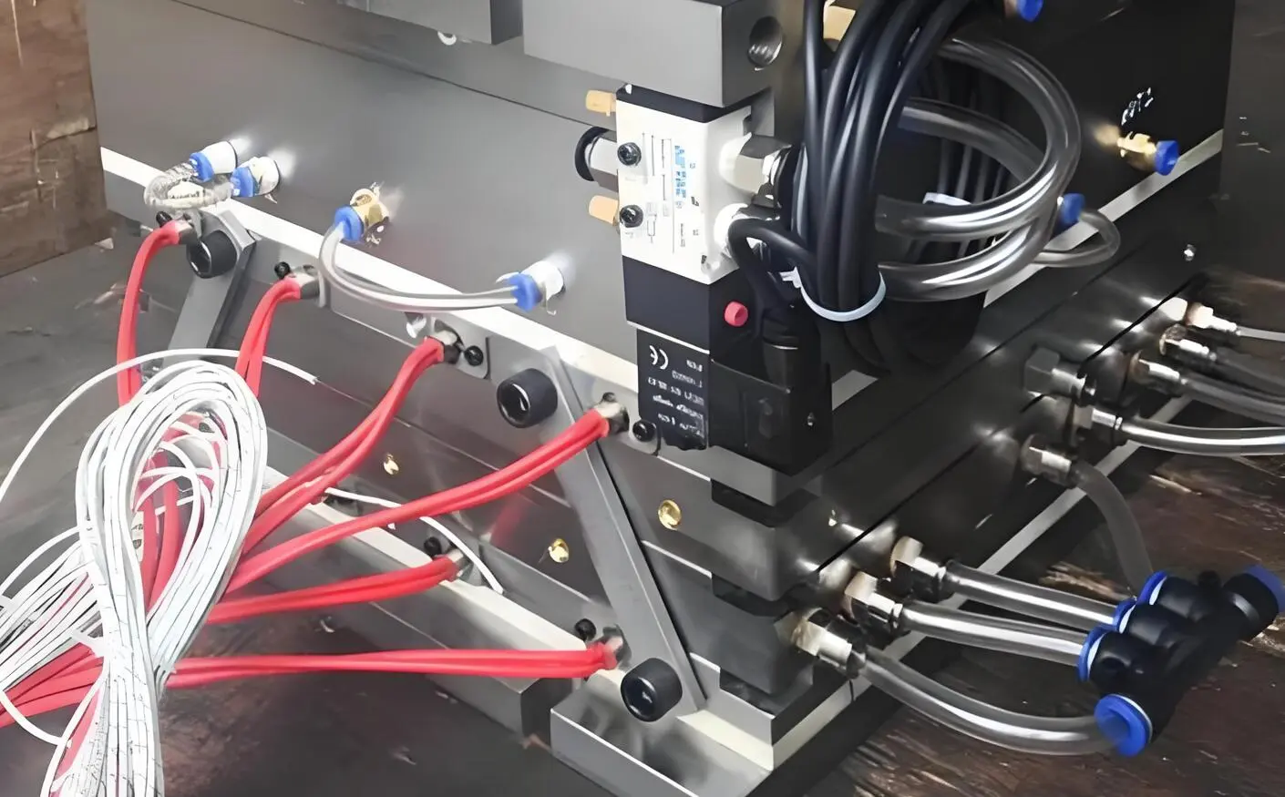 The Benefits of Cold Runner System for LSR Injection Molding